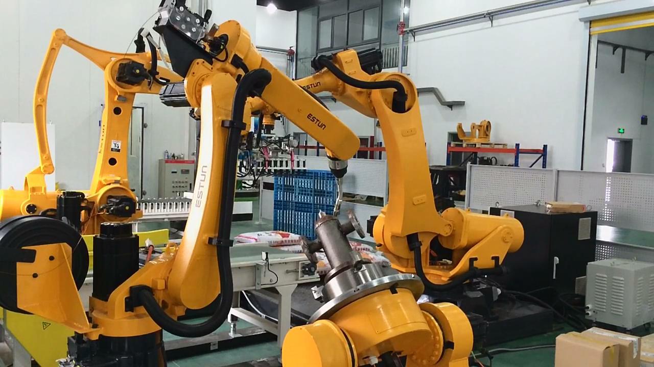 How are robots used in manufacturing？